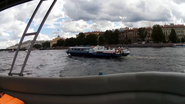Навигация на Большой Неве