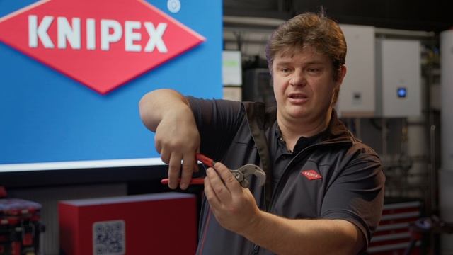 8 Клещевые ключи в сантех монтаже  KNIPEX WERA