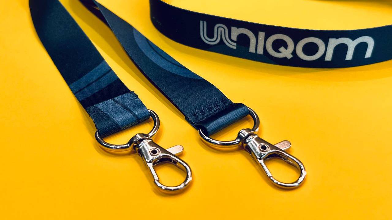 Брендированная лента с логотипом для бейджа