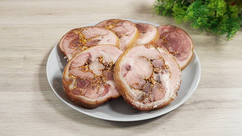 Рулет из свиных рулек - пошаговый рецепт