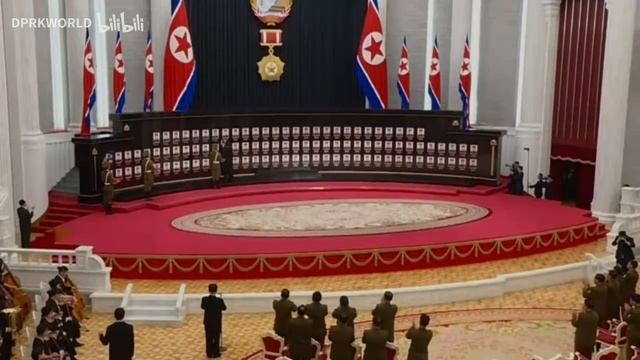 Телевидение КНДР: Награждение северокорейских солдат и офицеров за Курскую операцию.