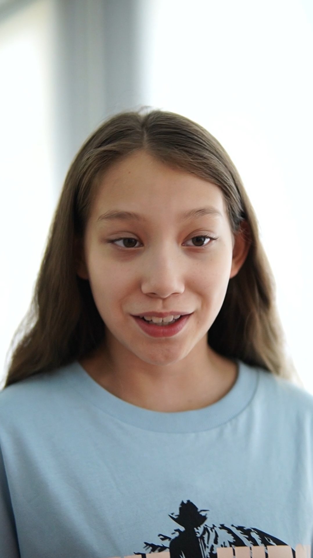 Разбила чужой телефон, как так вообще?