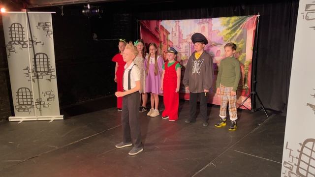 Спектакль акт Плэйс