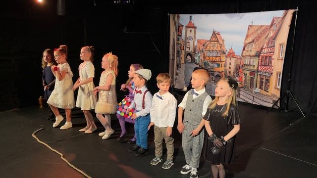 Акт Плэйс спектакль