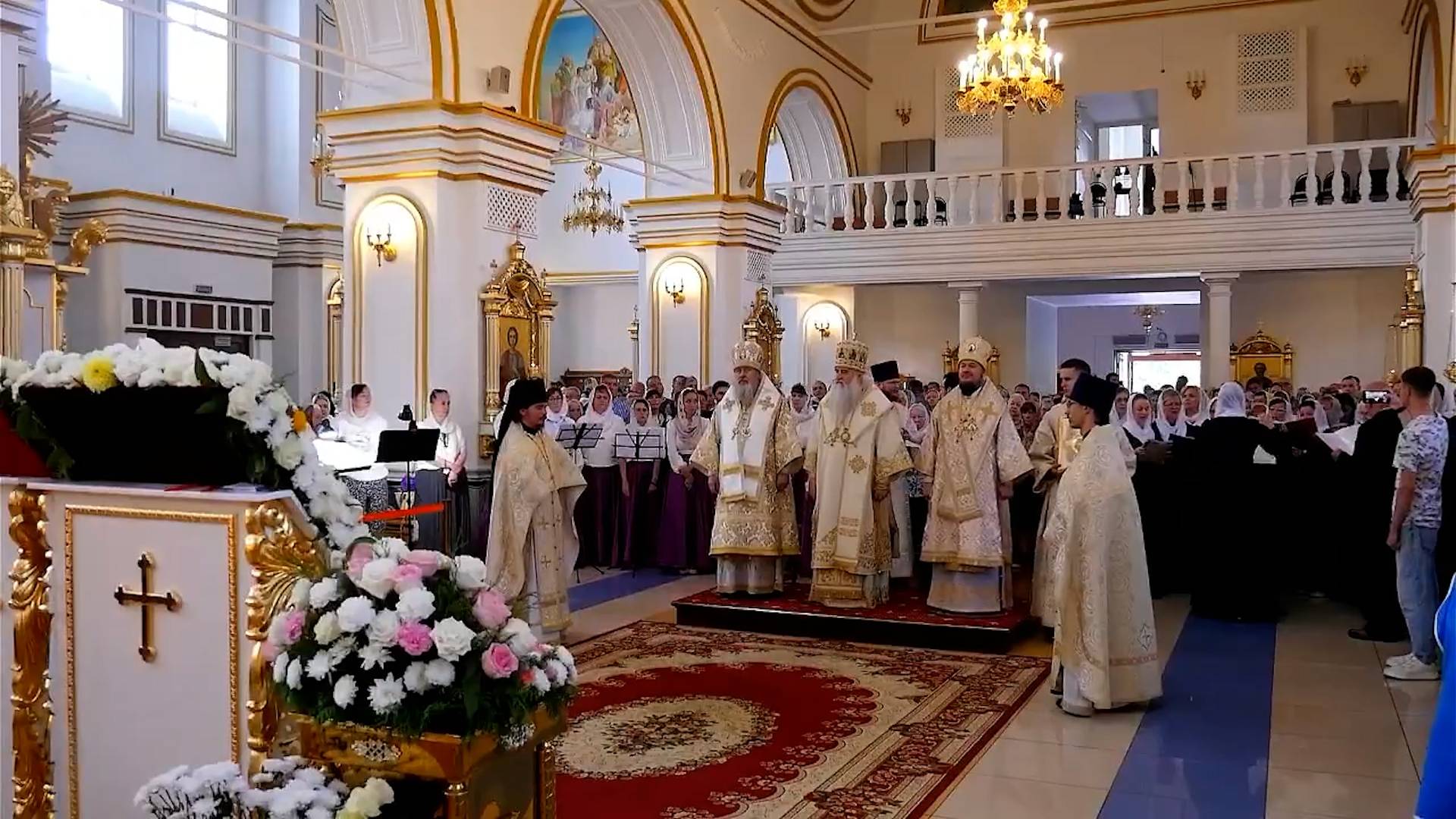 «Научиться понимать и любить богослужение»: за Литургией спело шесть хоров Симбирской митрополии