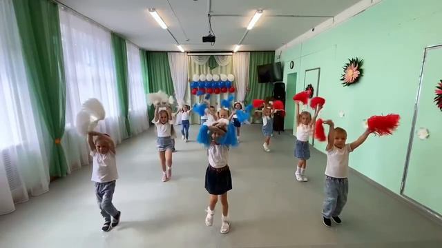 Флешмоб "Россия - мы дети твои", Исполняют: Дети подготовительной группы