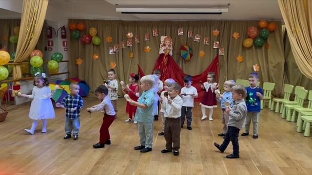 Танец с ложками на осеннем утреннике в младшей группе "Ах, какие ложечки"