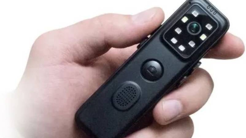 Обзор. Миниатюрная карманная Wi-Fi FullHD камера-нагрудный видеорегистратор JMC-MC81