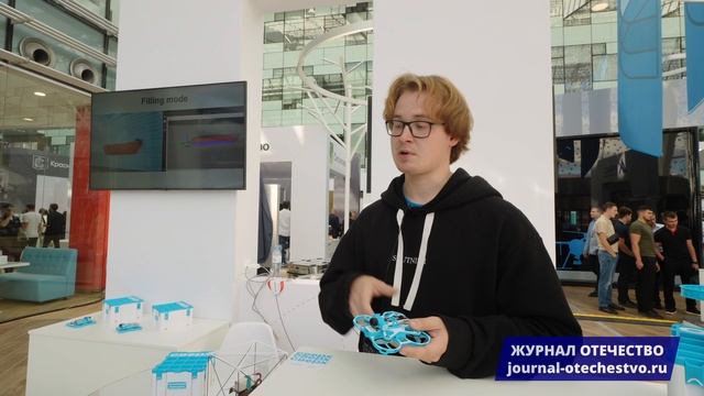 Георгий Варин: микроДрон с ИИ и дрон-художник компании «Сверх»