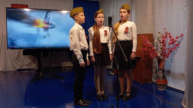 Вокальный ансамбль МБУ ДО Каменско-Днепровская ДШИ. Смешанная группа (творческие коллективы)