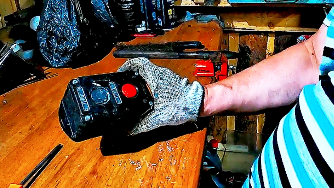 Разбираю электроприборы в поисках цветмета