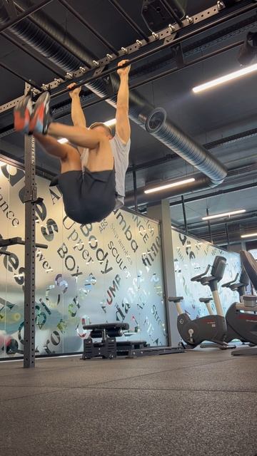 Подъем ног к груди