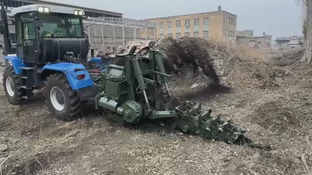 Баровая установка - грунторез КРТ-180.03  с ПЗМ в действии