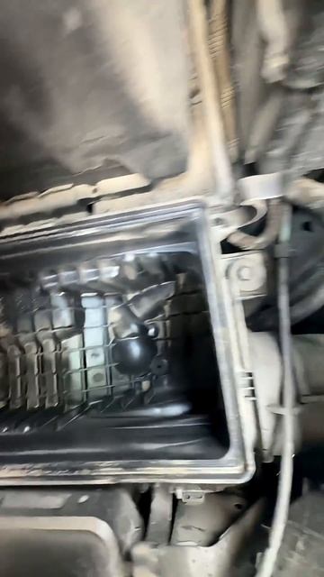 Solaris HS. 30 тысяч пробега. Замена воздушных фильтров. #solaris #solarishs #заменафильтра