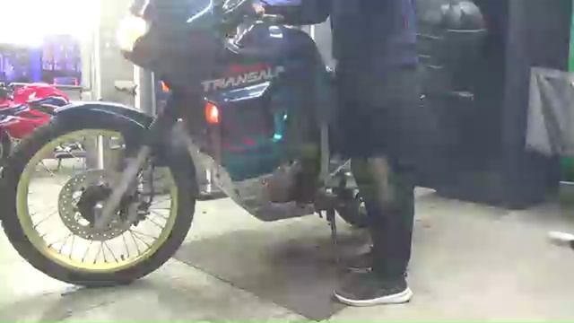 Мотоцикл турист enduro Honda Transalp 400V (XL400V) рама ND06 Crosstourer кофр г 1995 пробег 17 т.км