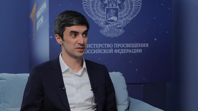 Министр просвещения Республики Абхазия Инал Габлия в студии Росдетцентра