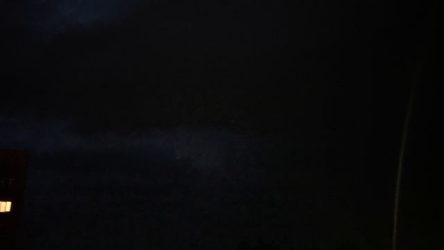 Молнии через москитную сетку