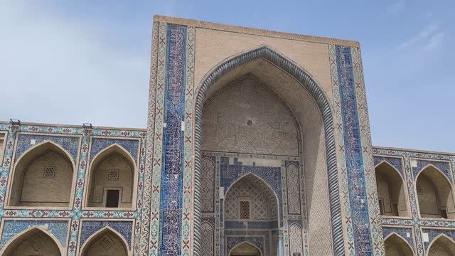 Исторический центр Бухары: медресе Абдулазиз-хана и Улугбека