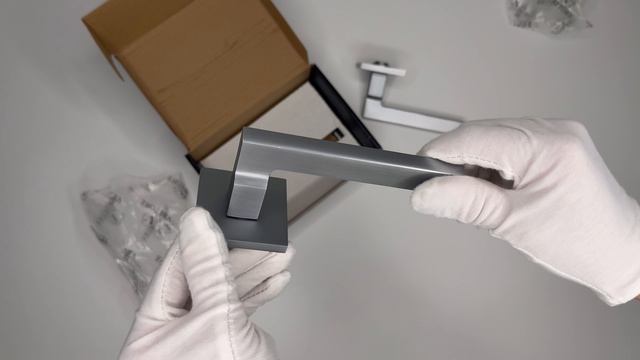 Ручка на раздельном тонком основании VETTORE R21.031 MCP(Матовый Хром)