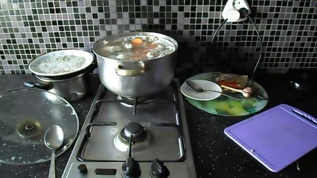 Очень вкусный холодец из куринных ножек.