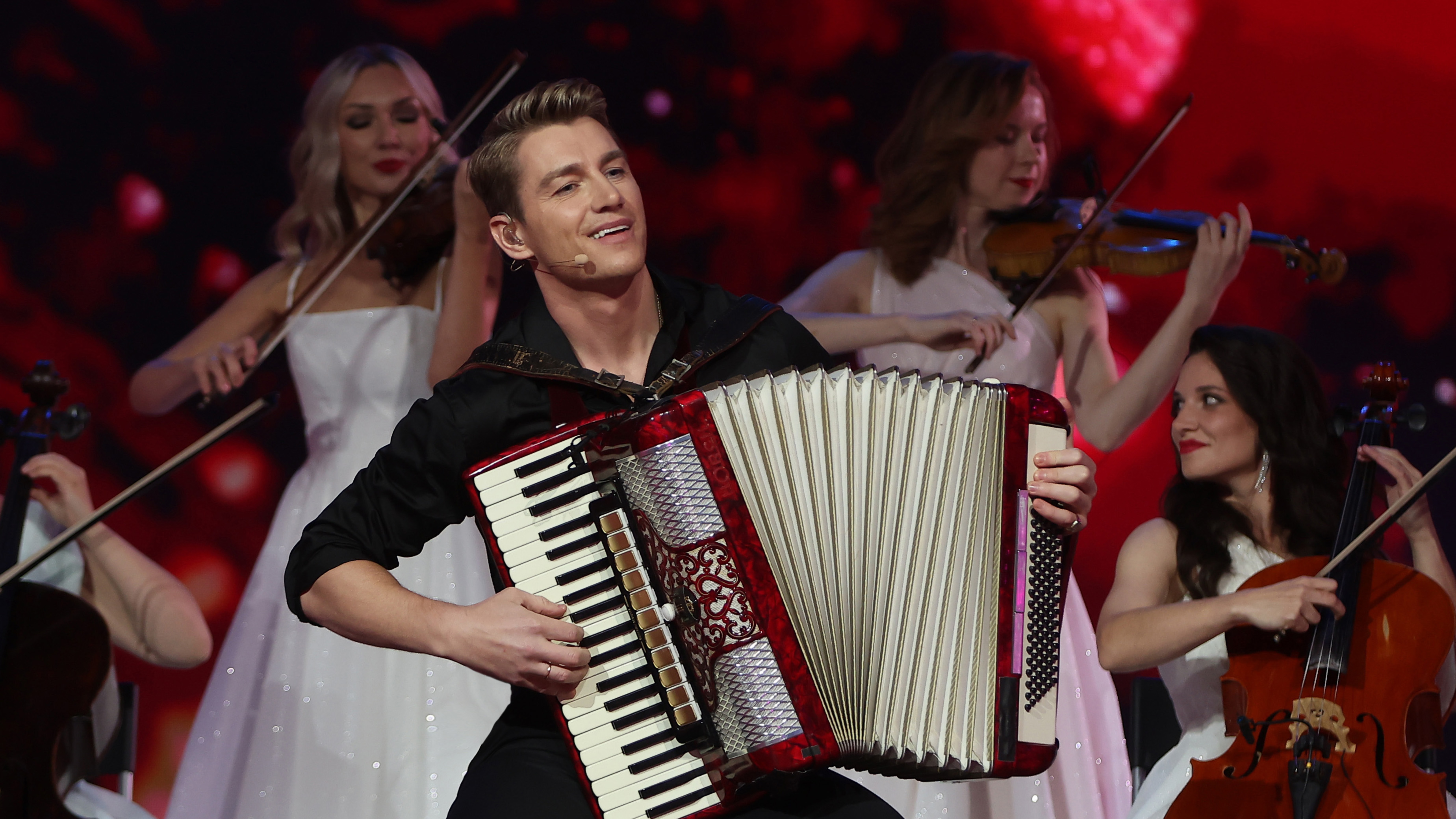 Алексей Воробьев - Половинка // Творческий вечер Ларисы Долиной на Новой волне 2025