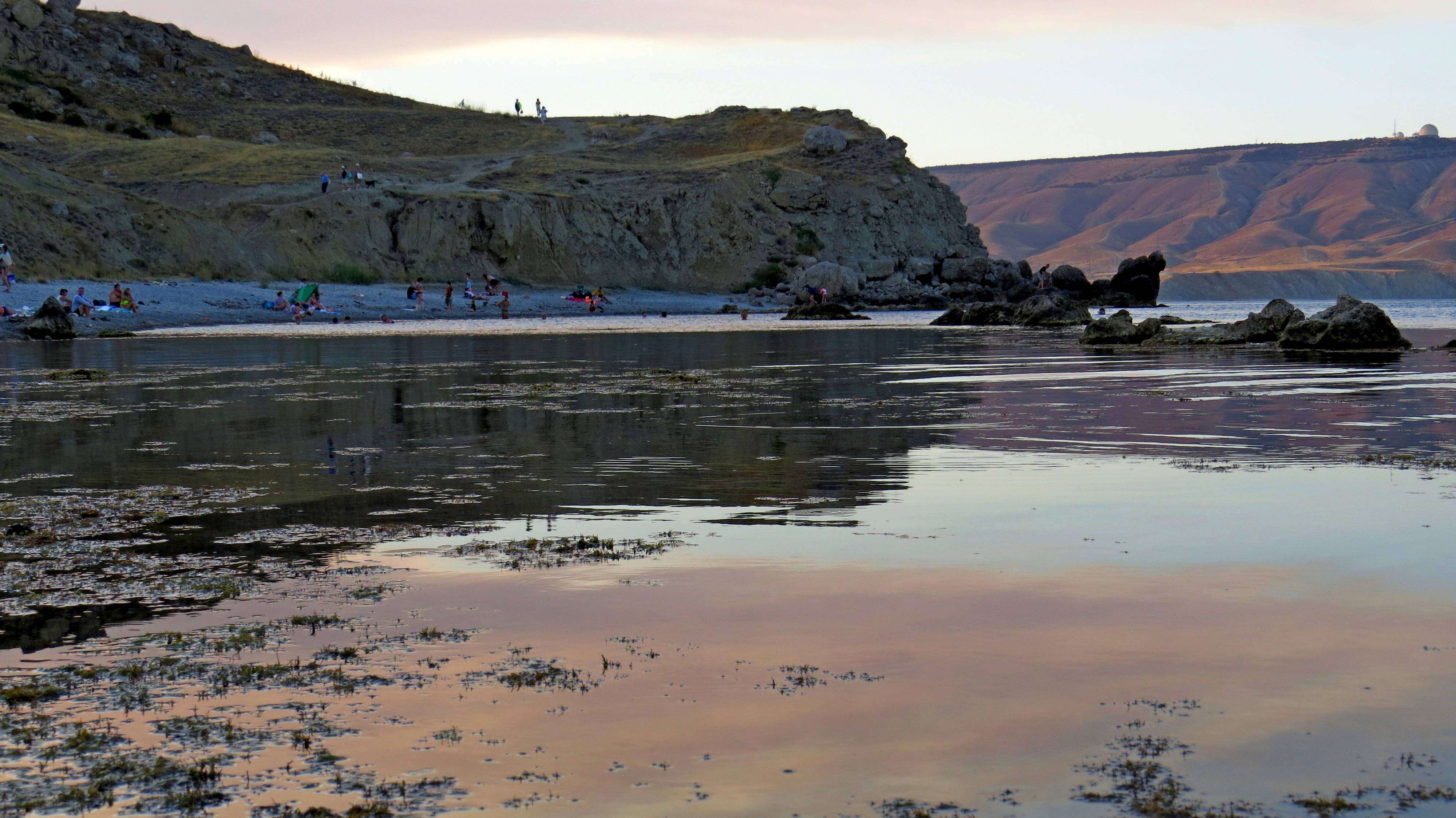 Вечер в Двуякорной бухте.