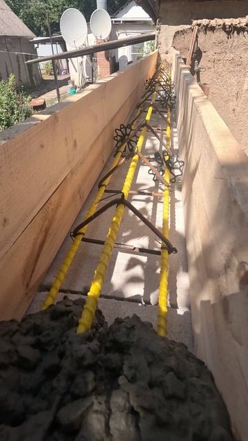 Монолитный пояс на сарае