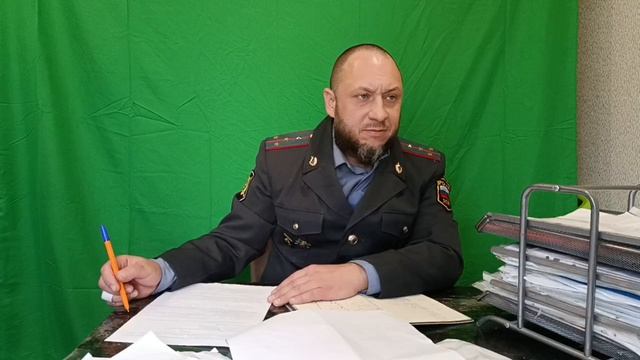 Актёр Сашка Мамонт, мент