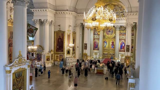 28.08.2025. Ранняя Литургия. Свято-Троицкий Измайловский собор Санкт-Петербурга.
