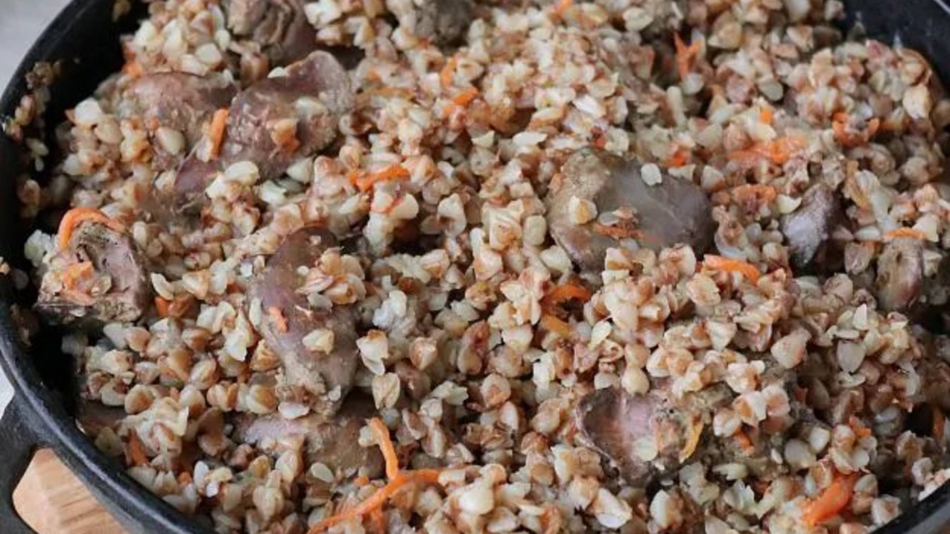 Гречка с куриной печенью в мультиварке. Простой и вкусный ужин.