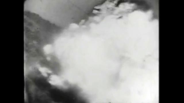 P-51 Mustang ВВС США во время обстрела целей попал в склад боекомплекта вызвав эпичный взрыв