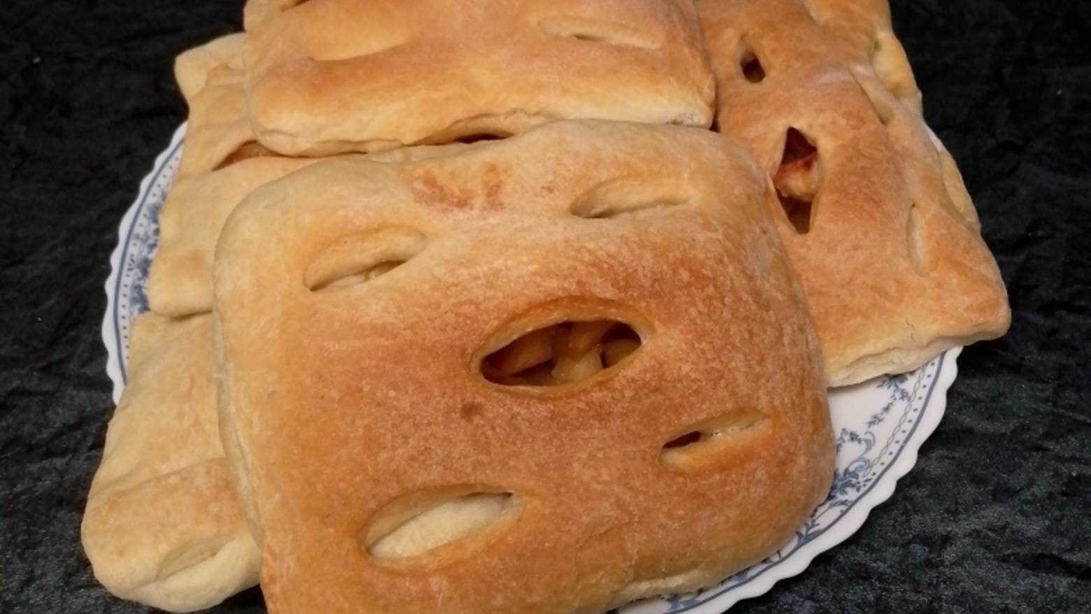 Слойки с яблоком из слоёного дрожжевого теста