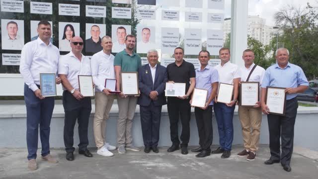 Церемония награждения сотрудников ГК "Территория жизни" на День строителя