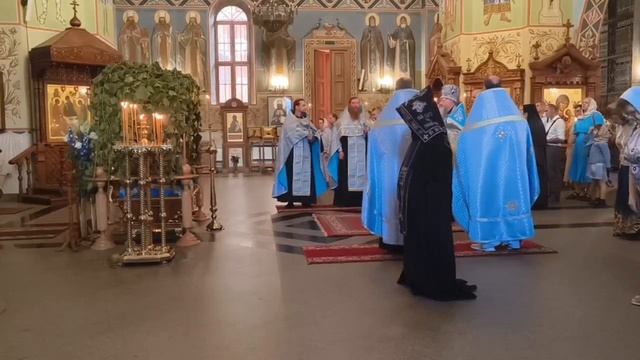 ВСЕНОЩНОЕ БДЕНИЕ В КАНУН ПРАЗДНИКА УСПЕНИЯ ПРЕСВЯТОЙ БОГОРОДИЦЫ: ДУХОВЕНСТВО И ХОР ИВЕРСКОЙ ОБИТЕЛИ