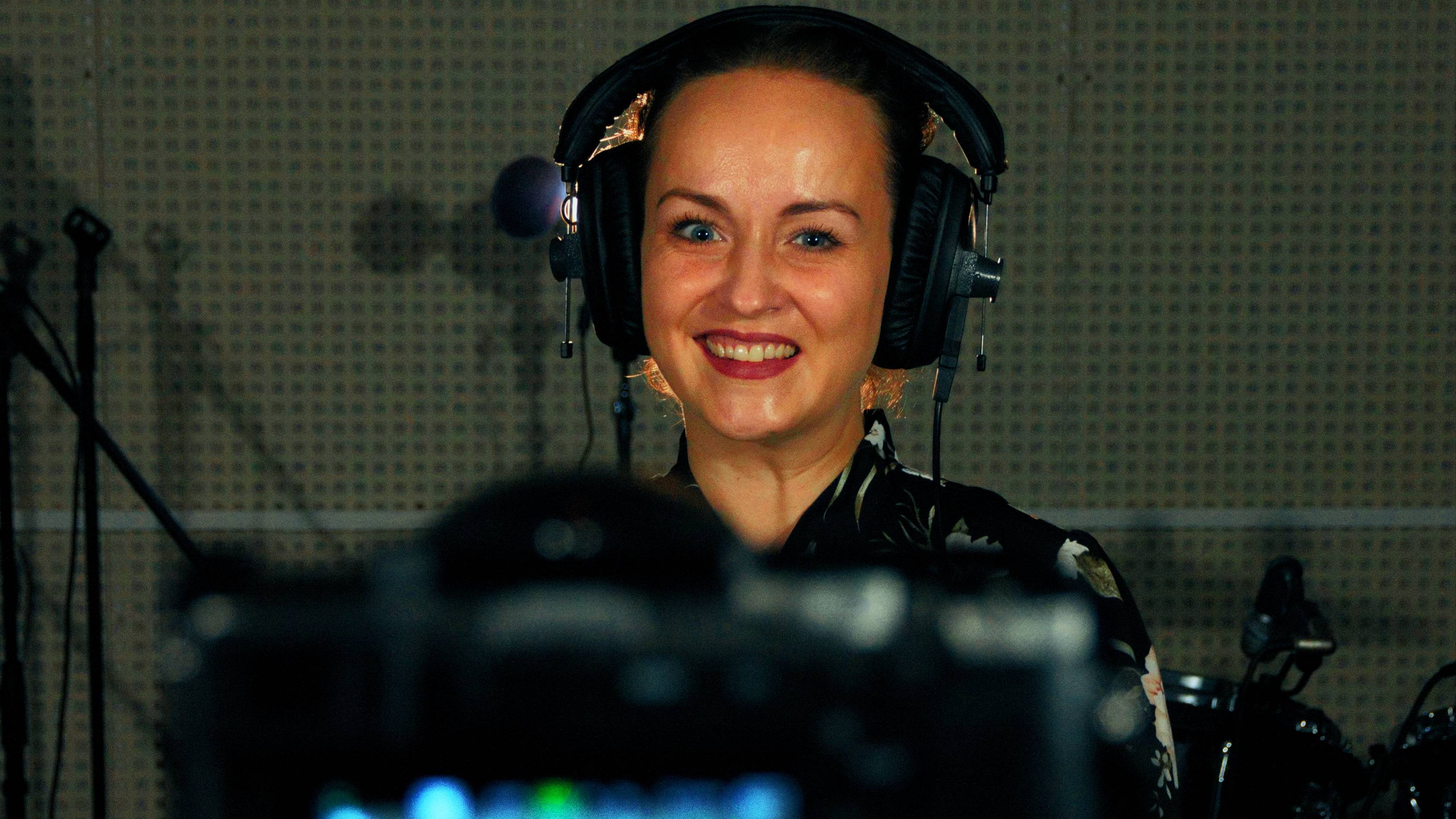 Мария - Россияне. Звук IN/OUT Records.