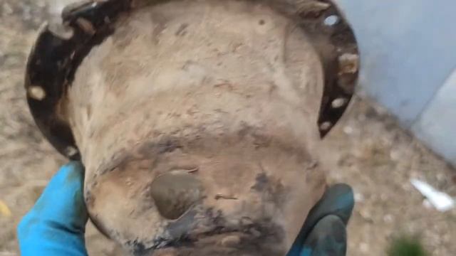 Горшок передней фары с регулировочным кольцом (до чистки).mp4