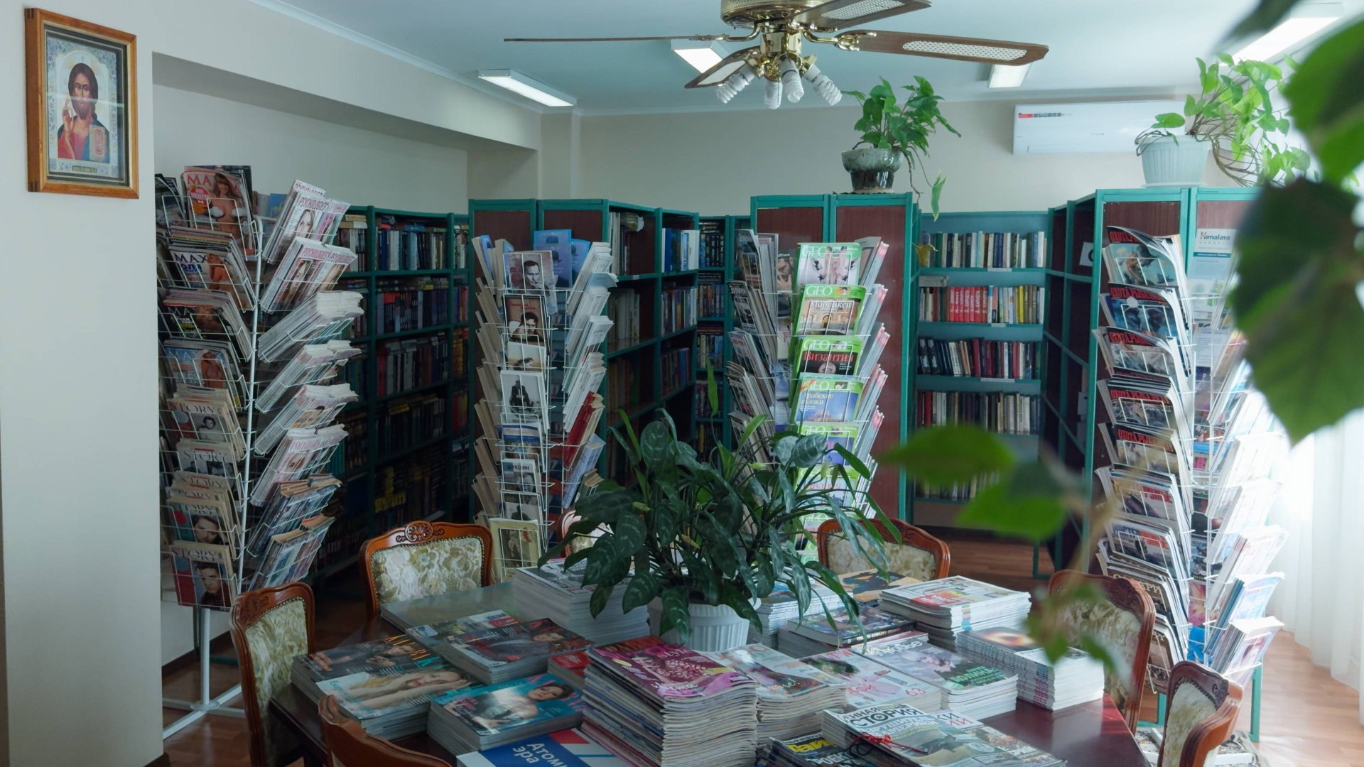 Библиотека «АлтайWest»: место, где книги обнимают душу