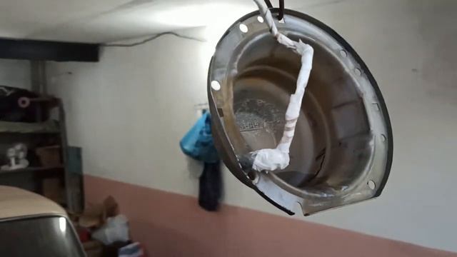 Горшок передней фары с регулировочным кольцом (после пескоструя и обработки преобразователем).mp4