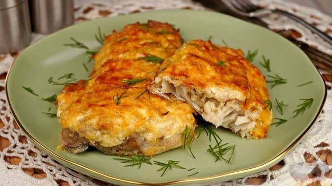 Сырно-фруктовые акценты. РЫБА, ЗАПЕЧЁННАЯ С ЯБЛОКОМ И БРЫНЗОЙ