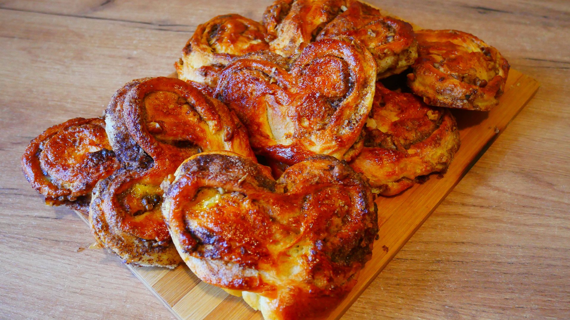 Мягче облака, вкуснее, чем у бабушки! Домашние булочки-сердечки с грецким орехом - проще простого!