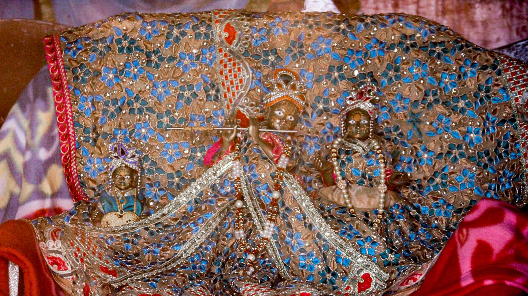 ШРИ ЛАЛИТА САПТАМИ КИРТАН (шри радха кришна пада камале мана). Ш.Б.Валлабха Тӣртха Госва̄мӣ Махджа̣̣