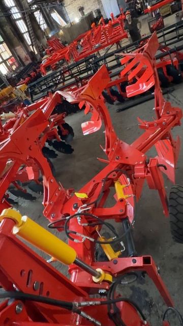 Испытание на стенде гидравлической регулировки ширины захвата Плуга лемешного оборотного ПЛО ВАРЯГ®