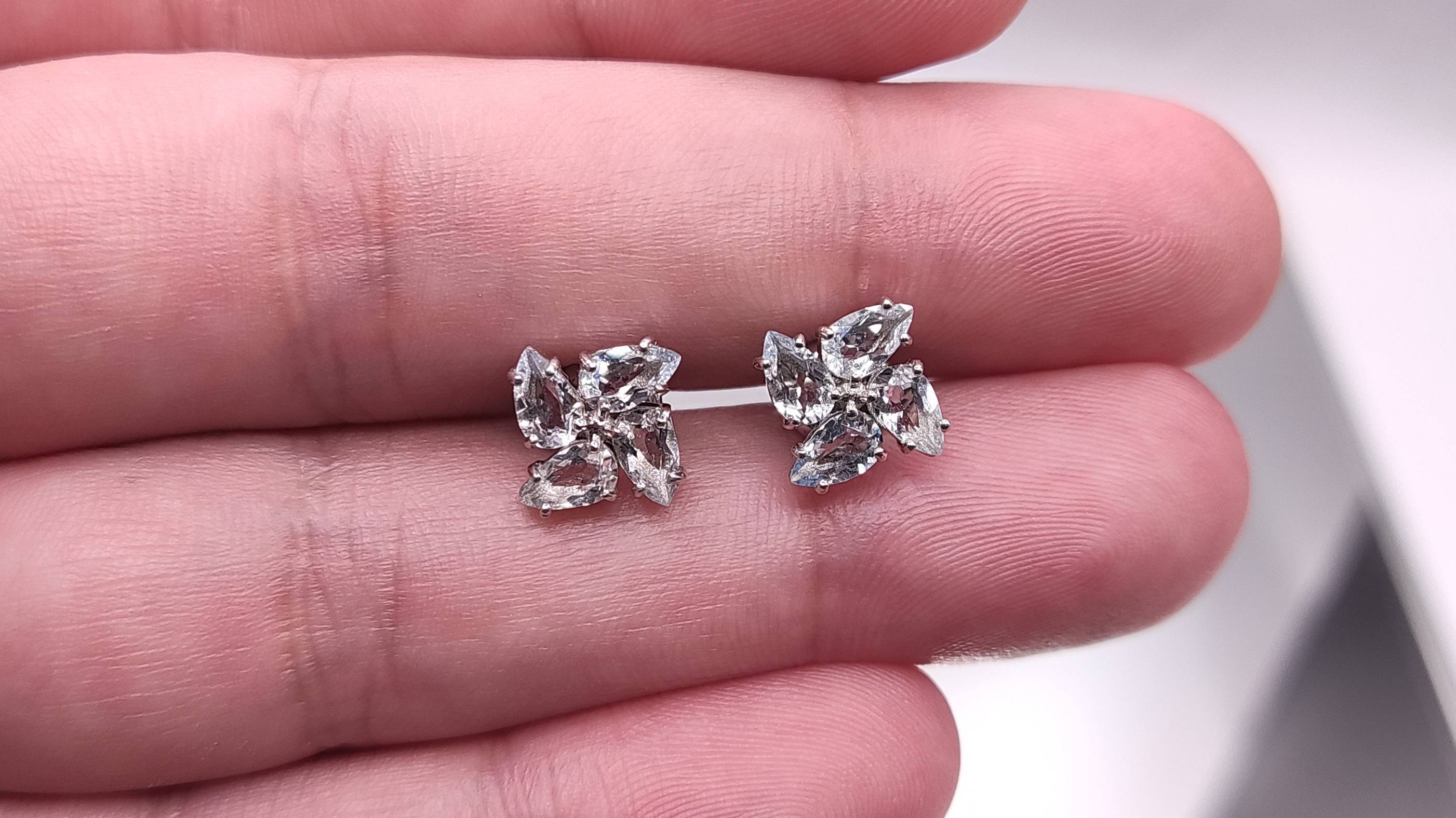 Серьги-пусеты с камнями Аквамарин. Бразилия