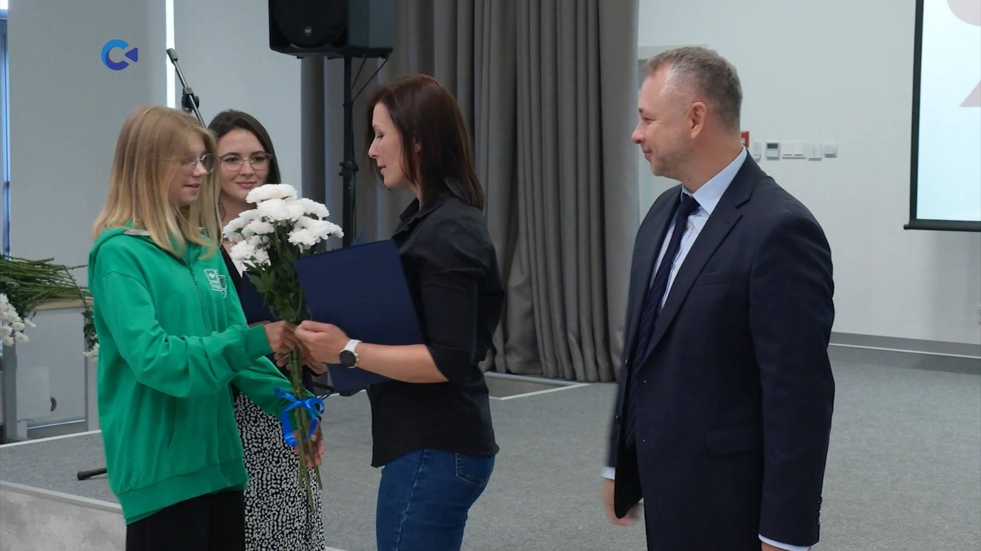 Сотрудникам станции скорой помощи Петрозаводска вручили благодарственные письма и почётные грамоты