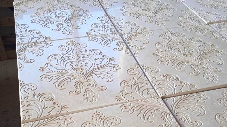 Расформовка напольной плитки "Барокко" из известняка (битиш - бетон)