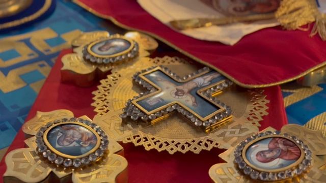 МИТРОПОЛИТ ИГНАТИЙ СОВЕРШИЛ БОЖЕСТВЕННУЮ ЛИТУРГИЮ В СВЯТО-ТРОИЦКОМ КАФЕДРАЛЬНОМ СОБОРЕ Г. САРАТОВА