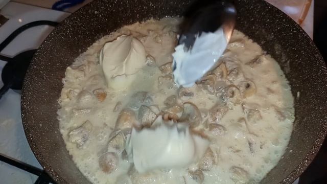 Паста  с грибами в сливочном соусе.