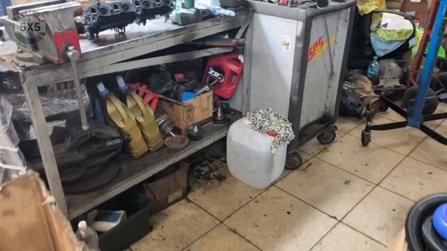 Большое ТО BMW F25 чистим коллектор B47, удаляем втулку редуктора, меняем демпфер коленвала, масла