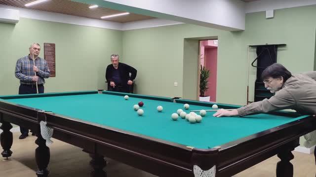Старики-разбойники 60+: геометрия, физика и русский бильярд в центре «Московское долголетие» 🧠🎱