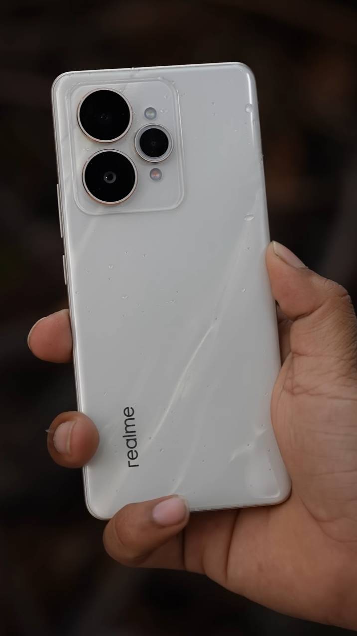 Realme 15 Pro и 15Pro - Сбалансированные новинки из поднебесной по привлекательной цене 🧠 #shorts